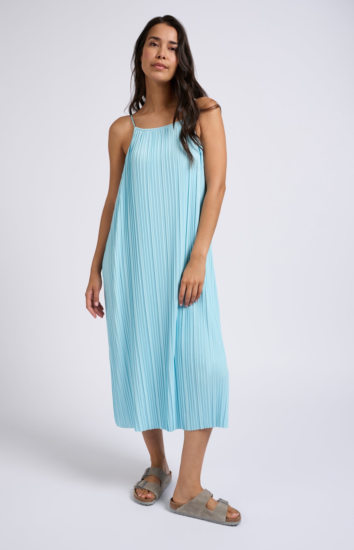 Jersey plisse dress with thin straps in flowy fit